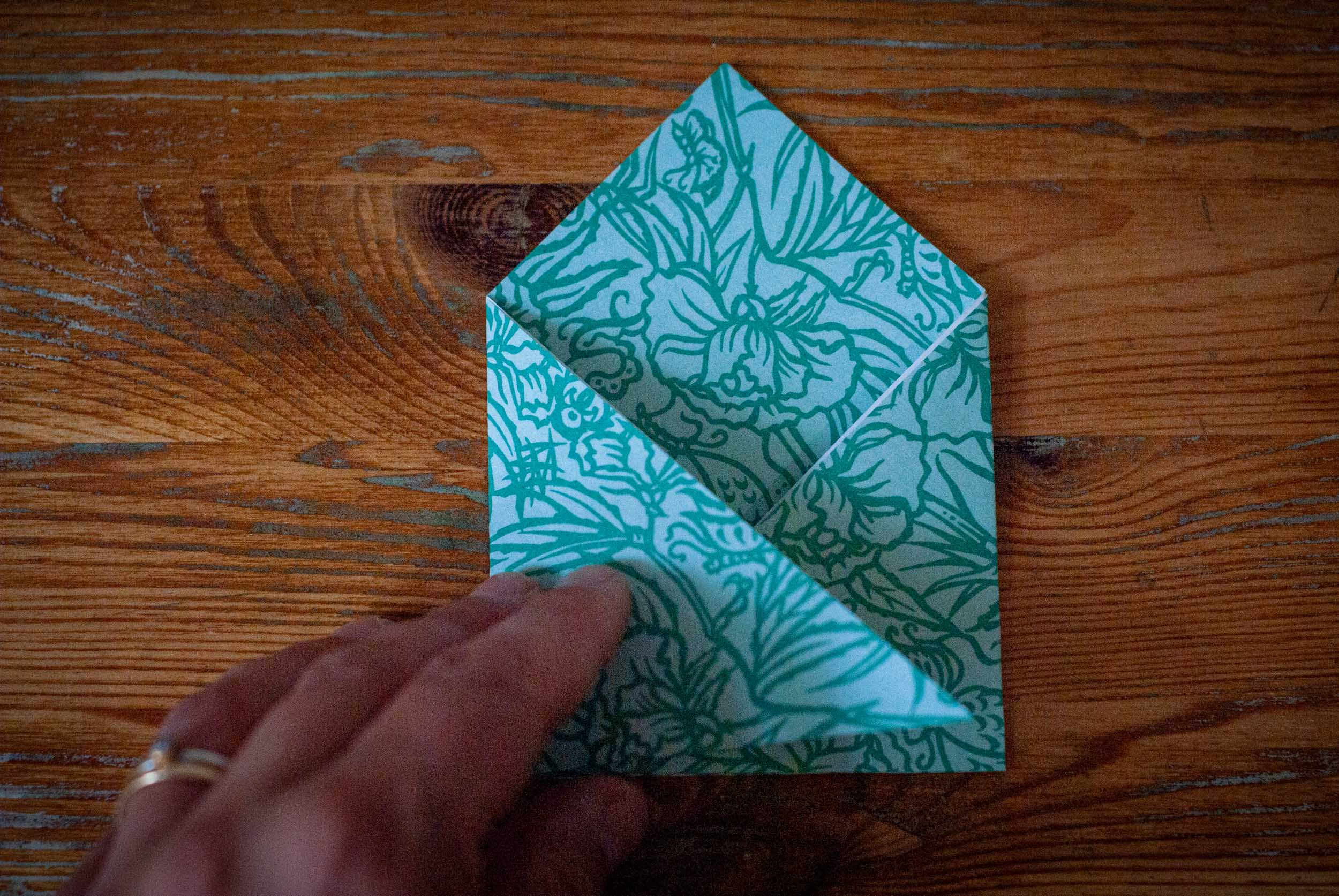 Samentüten falten – Schritt für Schritt erklärt – Ein Stück Arbeit