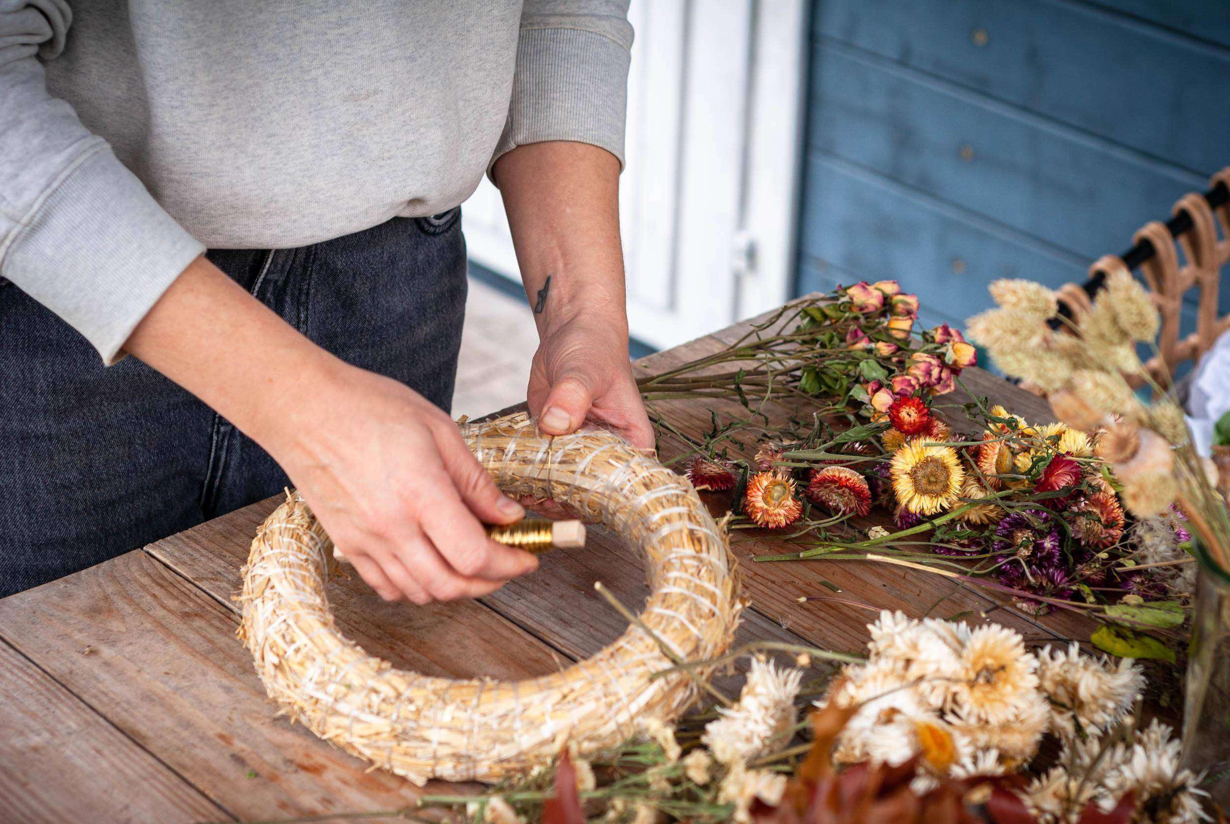 Herbstkranz binden: Step by Step erklärt – Ein Stück Arbeit